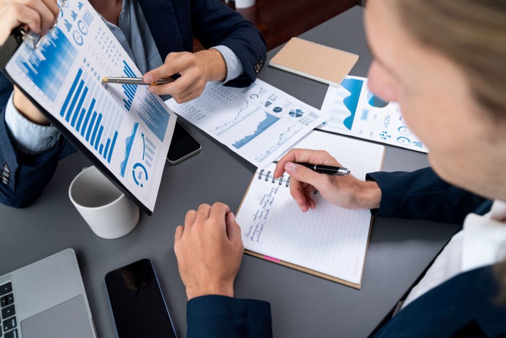 5 Benefits of Working With a Contractor Consultant - CFO Source